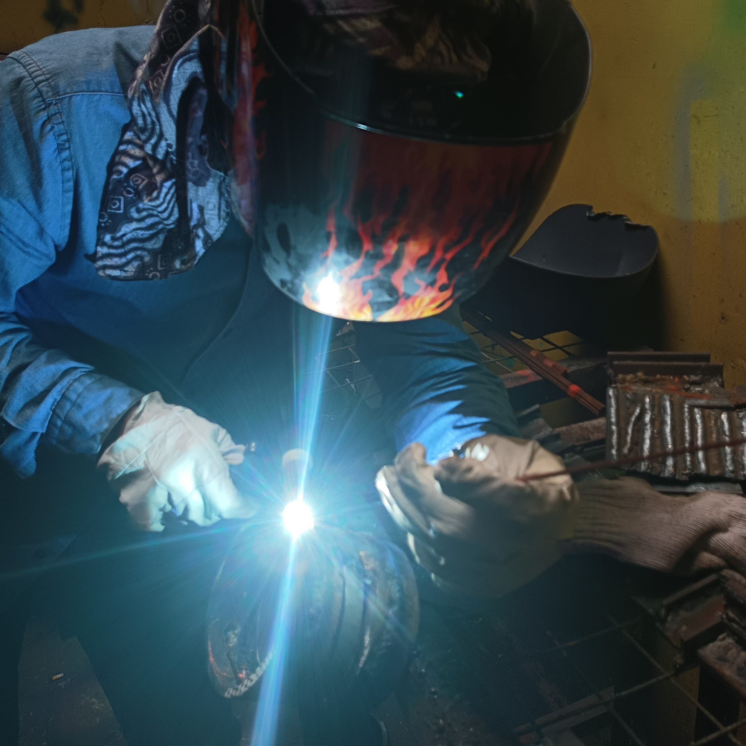 Pelatihan dan Sertifikasi Juru Las/ Welder SMAW